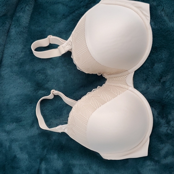Bali | Intimates & Sleepwear | Last Nude Bali Underwire Bra | Poshmark